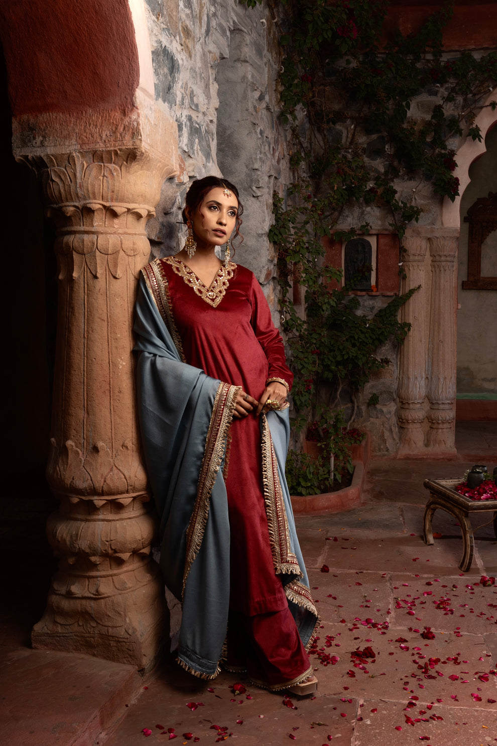 DEEP MAROON VELVET HAND EMBROIDERED KURTA SET – Nayaab by Prince